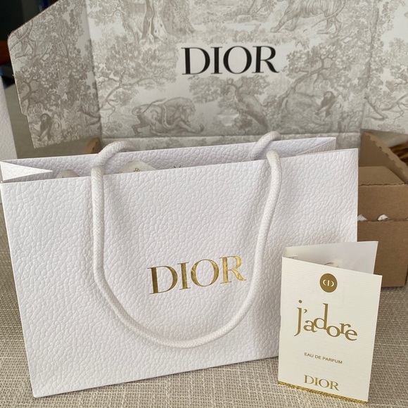 Dior | Other | Dior Gift Bag With Dior Sample In Dior Shipping Box ...